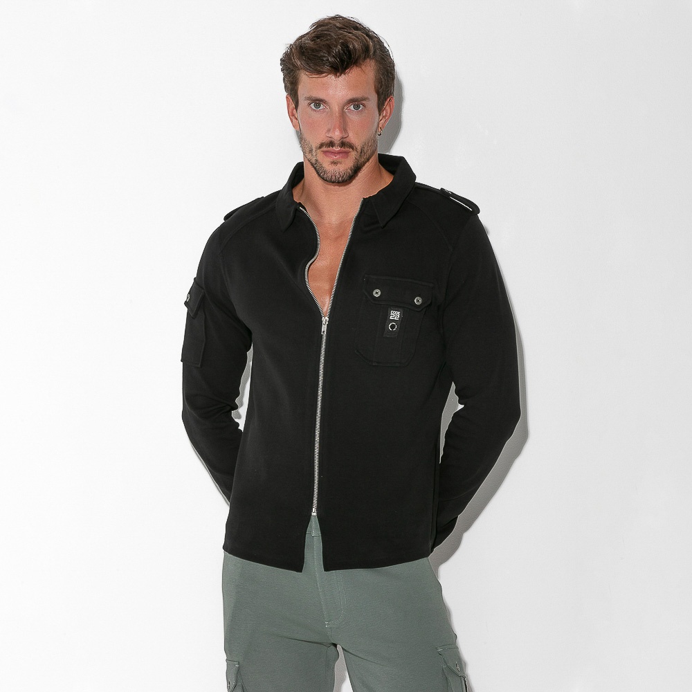 Sobre camisa cargo slim fit negra | Code 22